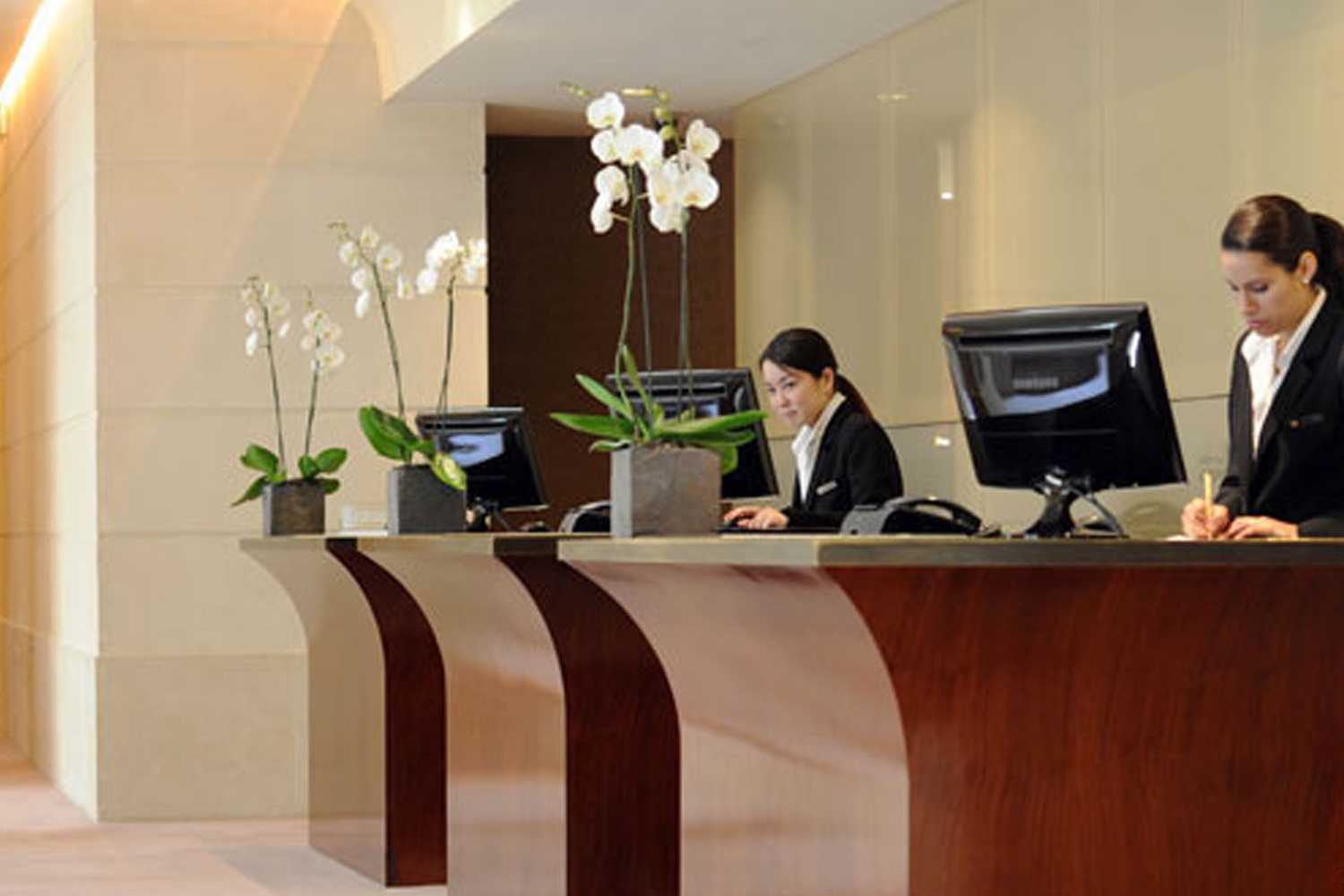 The Front Desk Course – Nadine Daher